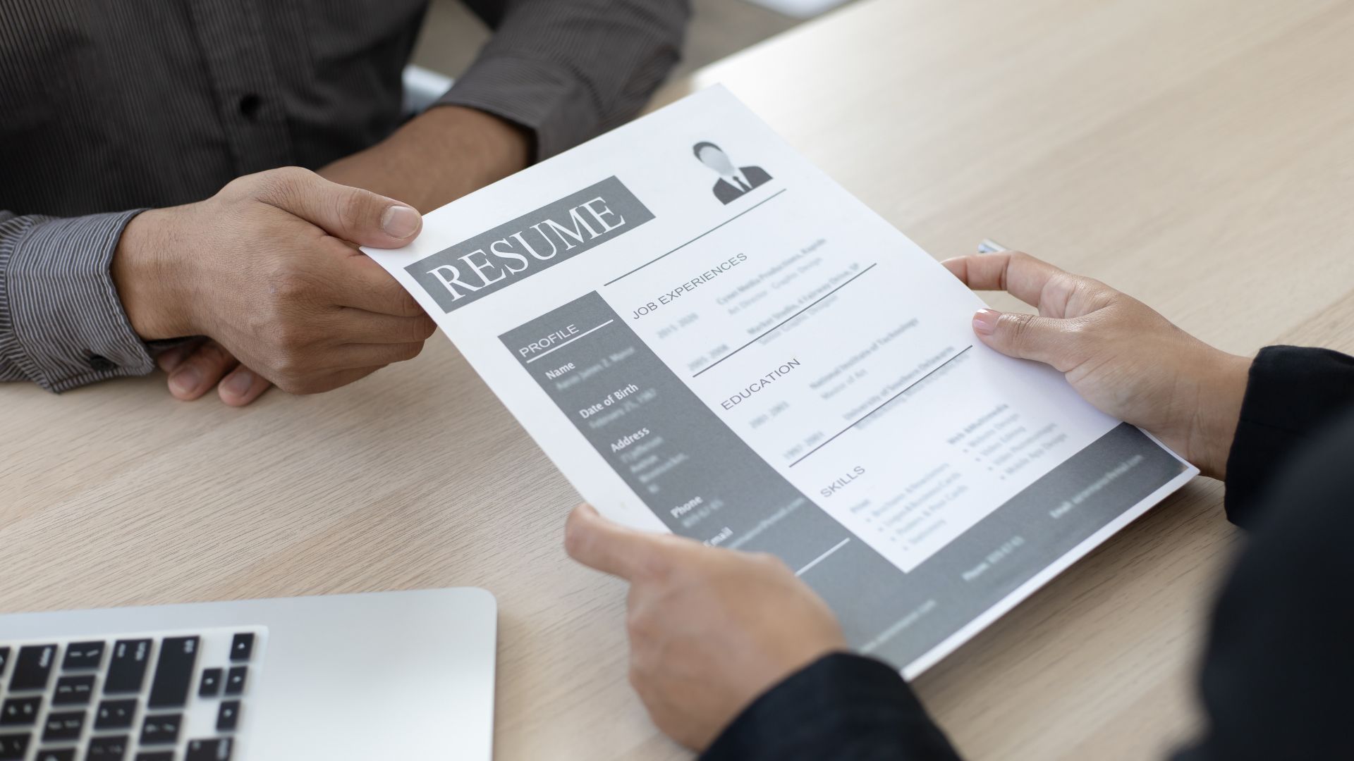 Review CV dengan Career Expert Cake